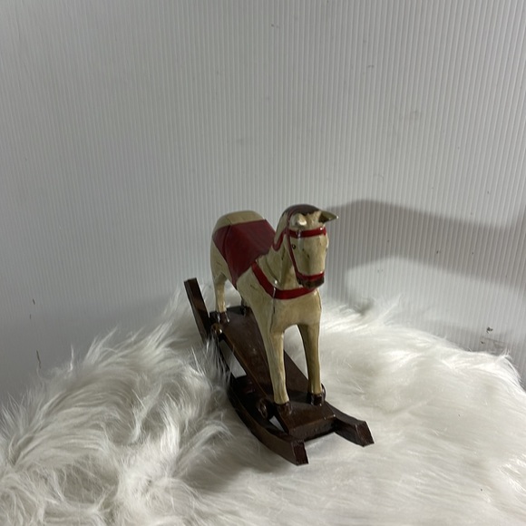 BGHYU | Other | Home Decor Statues | Poshmark